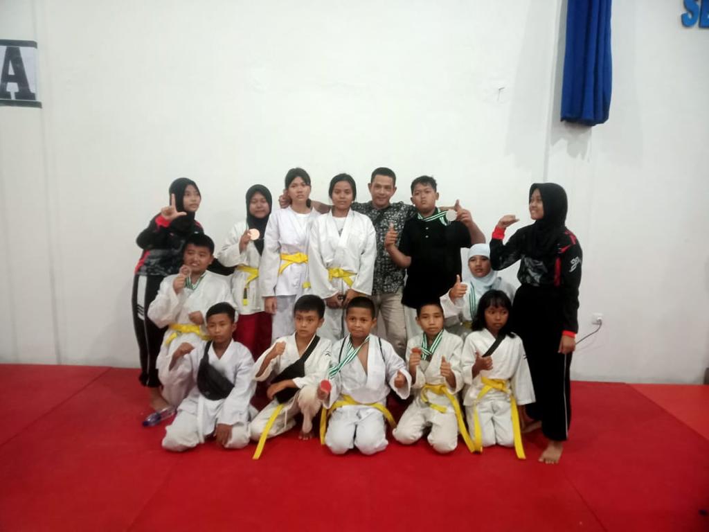 Ikut Kejuaraan Tingkat SD dan SMP, Atlit Judo Mesuji Sabet 1 Perak 5 ...